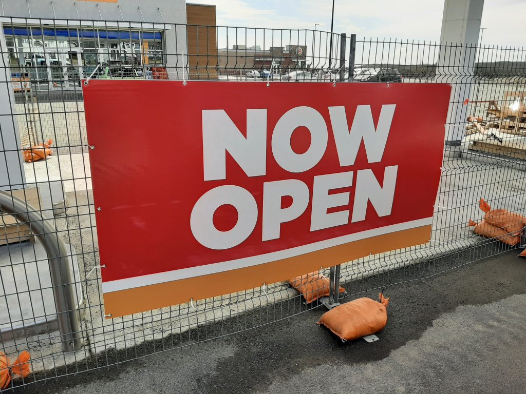 Gas Stations and Convenience Stores | Custom Printed Signs – Sign Guru NL